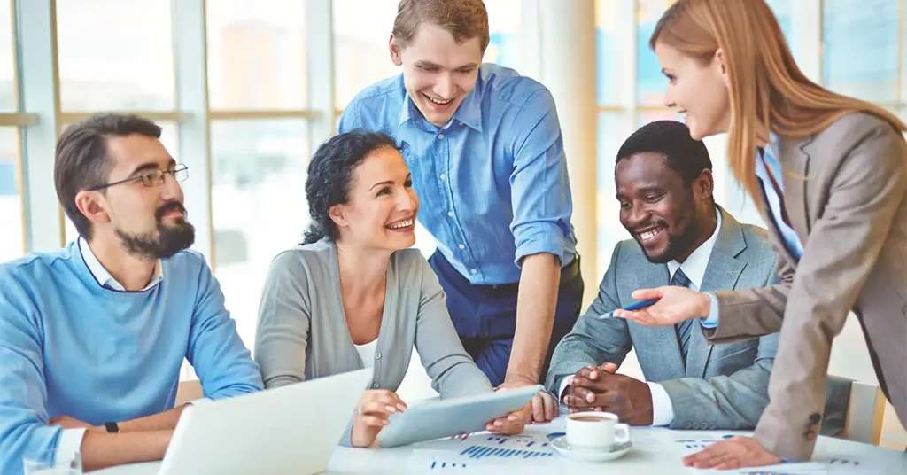 Hoe om… Die mense saam met wie jy werk te verstaan - Voelgoed