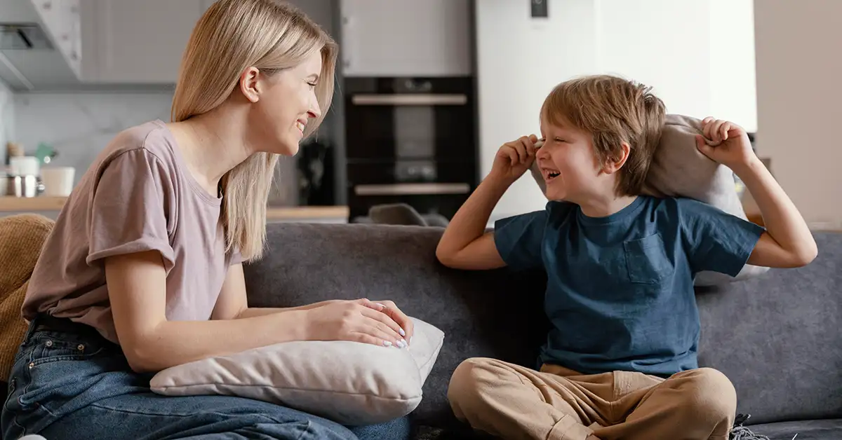 Maklike maniere om met kinders oor moeilike onderwerpe te praat - Voelgoed